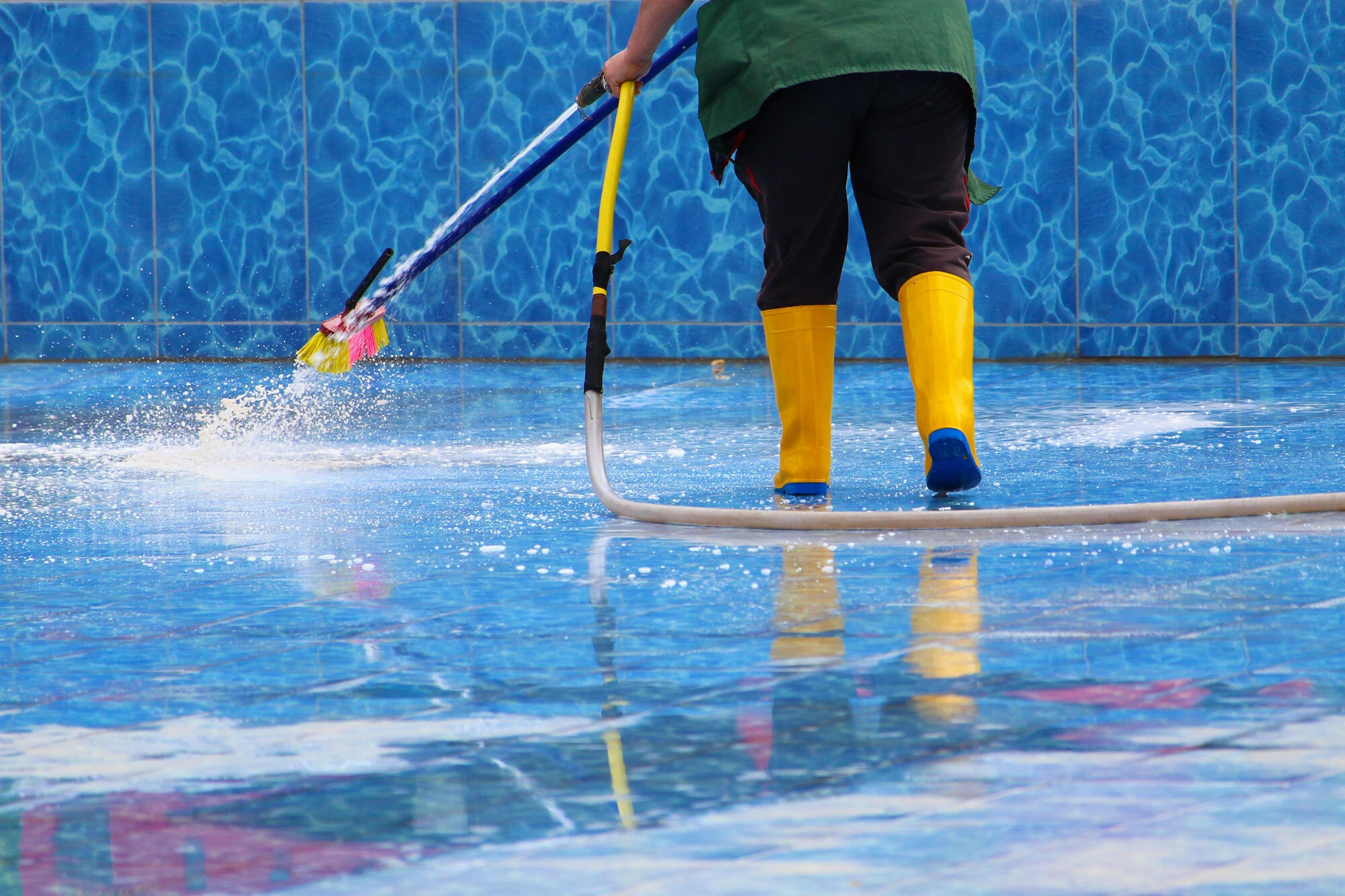8 Skills Pool Management Companies Look for in Pool Technicians